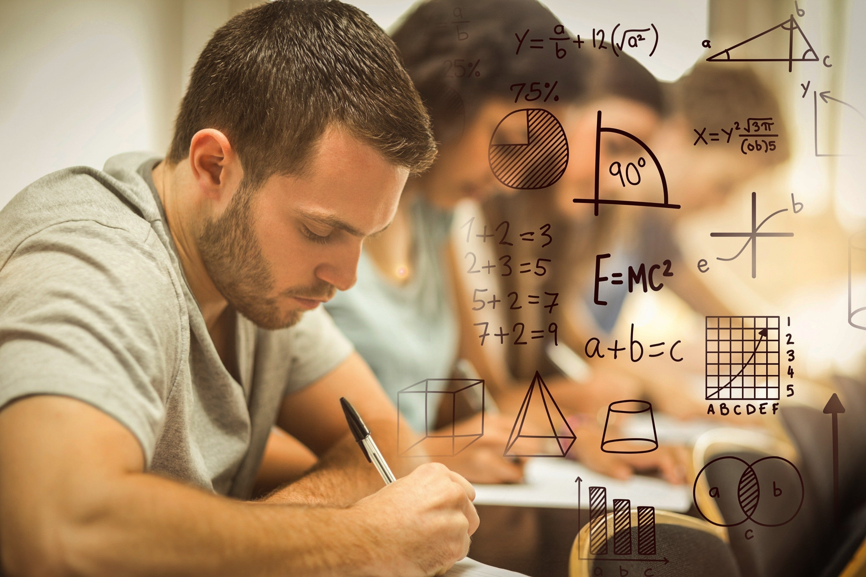 Grado en Ingeniería Matemática (Madrid) - UAX